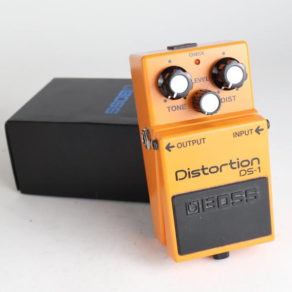 【中古】ディストーション エフェクター BOSS DS-1 Distortion ギターエフェクター  BOSS DS-1 Distortion の中古品です。  使用感のあるコンディションです。 商品内容：本体・箱  全体的に細かな傷があ...
