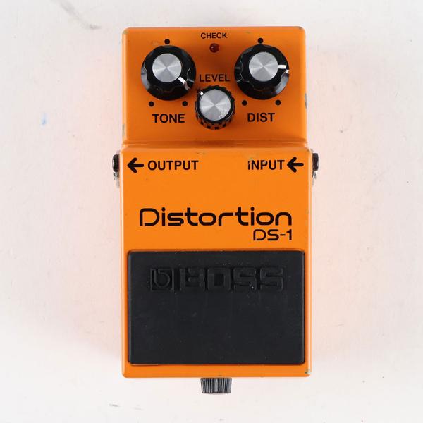 【中古】ディストーション エフェクター BOSS DS-1 Distortion ギターエフェクター  BOSS DS-1 Distortion の中古品です。  使用感のあるコンディションです。 商品内容：本体のみ  全体的に使用感のある...