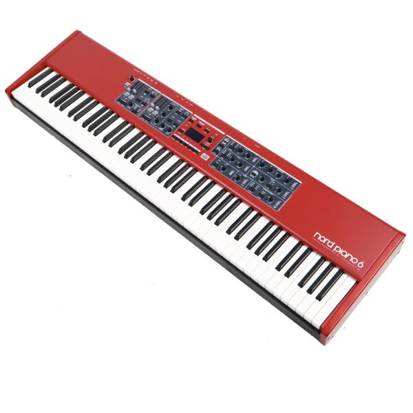 【中古】 ステージピアノ Nord Piano 6 88  Nord Piano 6 88 の中古品です。  比較的綺麗なコンディションです。 商品内容：本体・キャリングケース（キャスター付）・取扱説明書・ダンパーペダル・3ペダルダンパーペ...