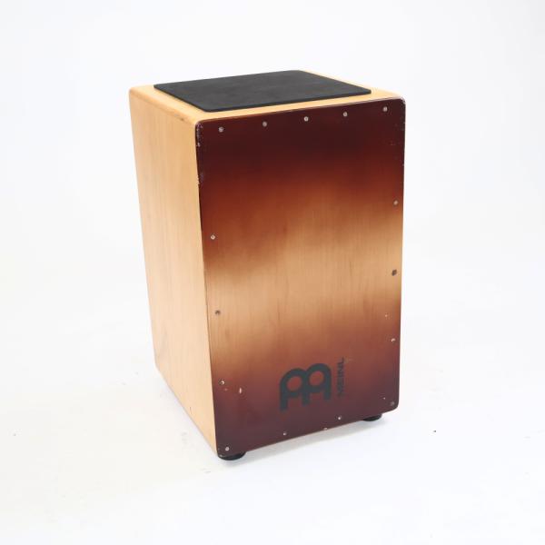 【中古】 カホン マイネル MEINL CAJON  MEINL CAJON カホン の中古品です。  中古なりのコンディションです。 商品内容：本体のみ  ネジに錆があります。 カホン内部から生活臭がします。 カホン座面部にクッションシー...