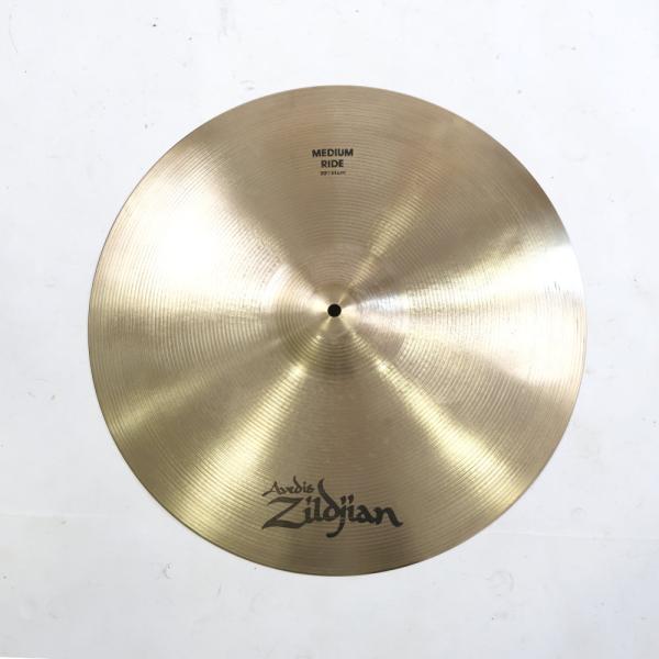 【中古】ライドシンバル ジルジャン ZILDJIAN A Zildjian MEDIUM RIDE 20インチ  ZILDJIAN A Zildjian MEDIUM RIDE 20インチ の中古品です。  使用感のあるコンディションです。...