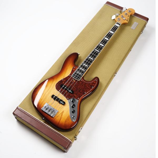 【中古】JIRAUD ジラウド Mobius メビウス 4st 4弦エレキベース  JIRAUD Mobius 4st の中古品です。  中古なりのコンディションです。 商品内容：本体・ハードケース・取扱説明書