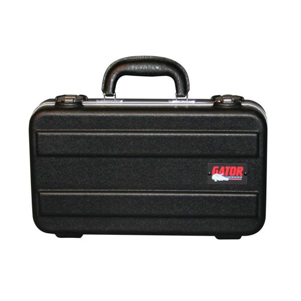 ゲイター GM-6-PE マイクケース です。マイク6本が平置きで収納可能なマイクケースです。ケーブルスペースはありません。外寸長さ: 330 mm　 幅: 203 mm　 高さ: 127mm 重量1.81kg