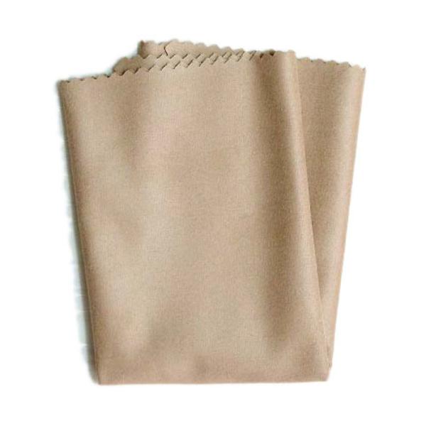 洗顔にも使用できるレベルの超極細の柔らか繊維で織られた拭きキズのまったくつかないクロス。しかも繊維の毛先がさらに枝分かれしているので拭き残しがありません。楽器以外でもレンズ、貴金属でも当然ながら使用可能。