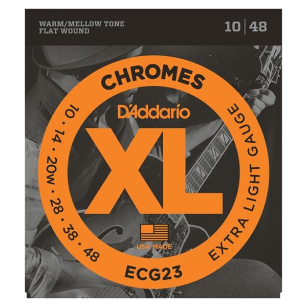 D'Addario ECG23 フラットワウンド エレキギター弦XL Chromes Flat Woundヘックスコア(6角芯線)の周りに、下地となるベースの巻弦を施し、その上にフラットなリボン形状の巻弦を巻きつけた特殊構造となっています。...