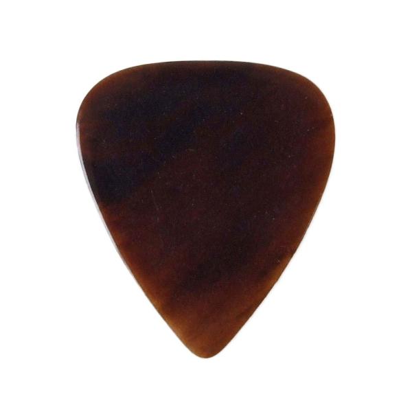 名城商会 本鼈甲ピック ティアドロップ 0.8mm職人の手で一枚一枚丁寧に作られています。一般的なピックでは得られない「高音」「倍音」と、指に吸い付く様なフィット感が魅力です。ティアドロップ0.8mm