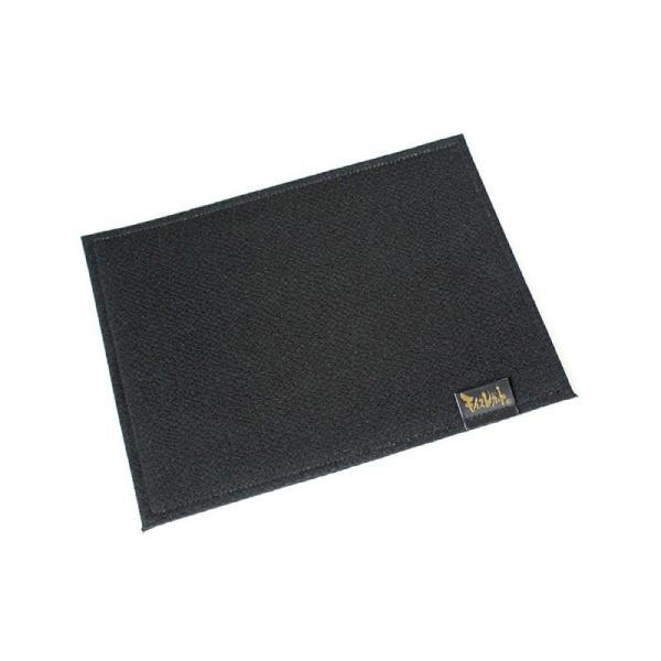 モイスレガート 楽器用湿度調整シート ちりめん 黒 A5サイズモイスレガート。ギターケース 乾燥剤。高性能吸水高分子（ポリマー）を使用し、楽器ケース内の湿度を一定に保つ調整機能を長期に亘り持続する画期的なシートです。ハードケースやセミハード...