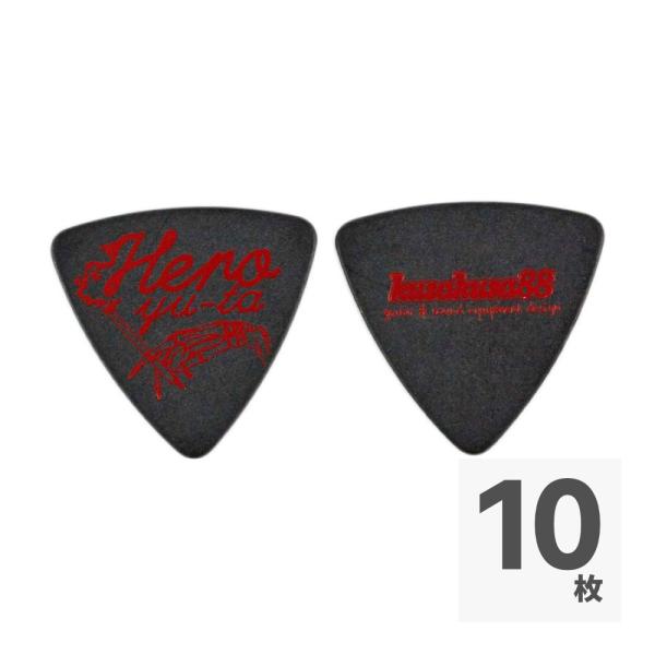 KusaKusa88 KK-PK-08 HERO yu-taモデル BK ギターピック×10枚HEROのベース「yu-ta」モデルのピック。耐摩耗性・強度に優れているポリアセタール・ブラック素材を使用。オリジナル・デルタタイプ形状と厚みで強...