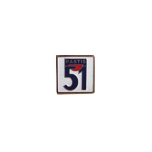 フランスヴィンテージ、ピンズ/ピンバッジ。パスティスという食前酒の、クールなピンズです。PASTIS 51のロゴと半円が、トリコロールカラーで描かれています。サイズ…幅：1.4cm、高さ：1.4cm　コンディション：★★★★☆※こちらの商品...