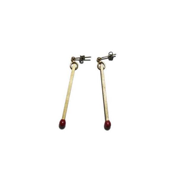 マッチをモチーフにエレガント、シックなピアスにしました。どんなスタイルにもマッチしやすい、使いやすいピアスです。　真鍮　錫