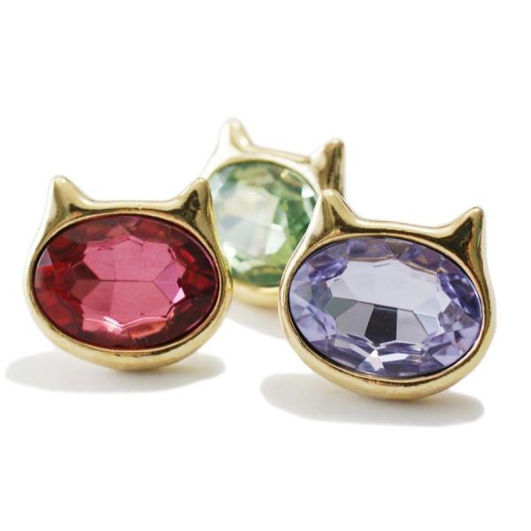 大きなキラキラのプラ石が入った猫の顔型リング。  迫力満点、目立ちたい時にぜひどうぞ！   ギフトにぴったりのジュエリーボックスに入れてお届けです。メタルキャスト プラスチック  フリーサイズ