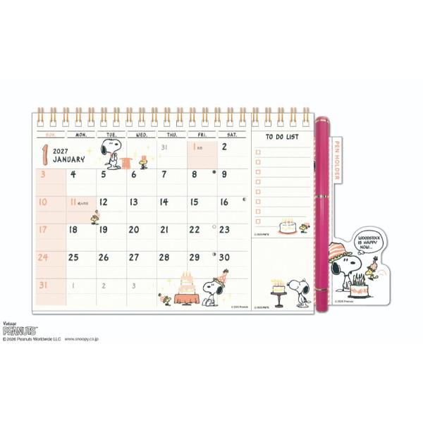 【発売日：2026年09月03日】毎年人気の[スヌーピー]カレンダー<br>便利なTO DOリストふせんとちょっとしたメモや伝言に便利な吹き出しメモふせんです<br>ペンホルダーを使用しない時は折りたたんで収納できま...