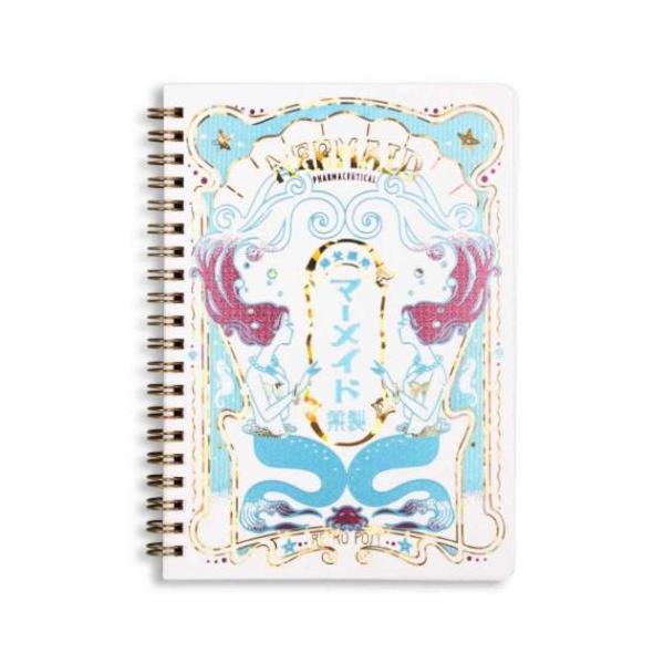 「ミニノート リングノート」 方眼リングノート ROKKAKUxオビワン B6リングノート マーメイド製薬 箔押し 全面箔押しのレトロで豪華なリングノート登場 グラフィックデザイナー兼イラストレーターとして活躍中のob1toy(オビワン)と...