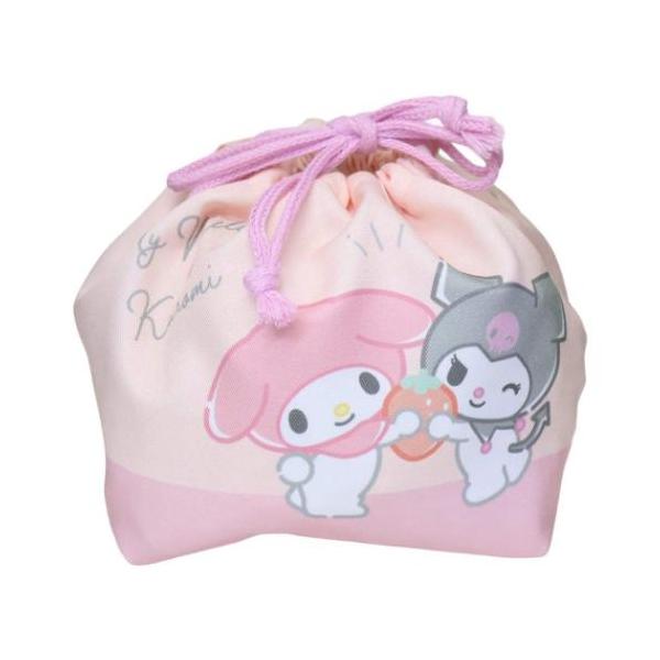 「ランチ巾着」 ランチ巾着 マイメロディ＆クロミ お弁当きんちゃくポーチ いちご サンリオ カミオジャパン サンリオキャラクターのかわいいランチ雑貨シリーズ 入学 新学期にぴったりのキュートなランチ雑貨シリーズこちらはお弁当箱を入れるのにぴ...