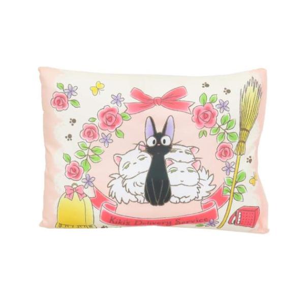 「枕」 魔女の宅急便 ピロー ジュニア枕 ジジの子供たち スタジオジブリ 丸眞 大好きなキャラクターと一緒に眠ろう 宮崎駿監督の名作[魔女の宅急便]グッズにまたまた可愛いnewアイテム登場こちらはキッズたち大喜び間違いなしのかわいいジュニア...