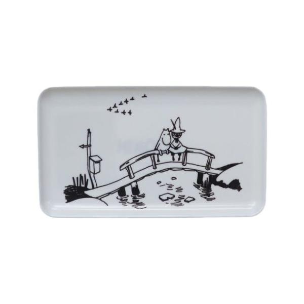 「雨具」 ムーミン 北欧 キャラクター トレイ すべりにくいトレイS 橋の上 ムーミンのかわいい雑貨シリーズ 大人気[Moomin/ムーミン]グッズにまたまた可愛いnewアイテム登場こちらは傾けてもすべらない[テーブルトレイ]ランチョンマッ...
