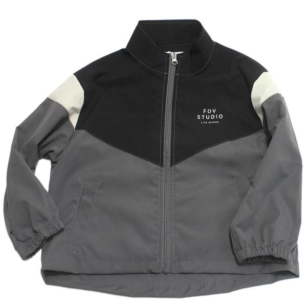 FOV フォブ“フォブ”のミックスカラーJK季節の変わり目に軽く羽織れるライトジャケット。普段着用はもちろんアウトドアにもピッタリです。スタンドカラーが大人っぽい雰囲気に。サイドにはポケット付き◎生地はポリエステルタフタを使用し軽くシワにな...