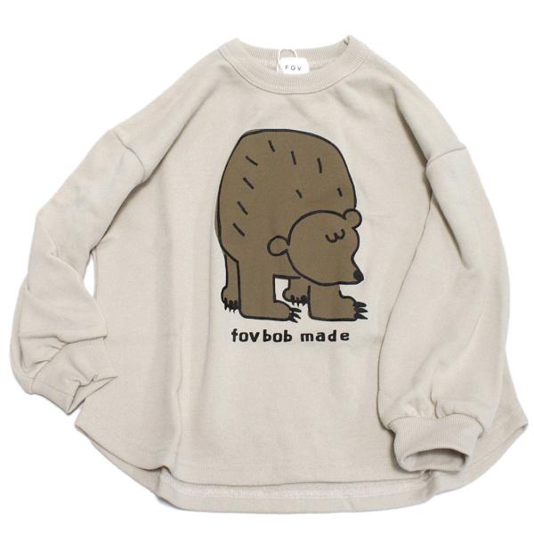 FOV フォブ“フォブ”の【FOVBOB】Bear ラウンドトレーナーくまのイラストプリントが愛らしい一枚。裾はラウンドカットですっきりとした印象に。ソフトな裏毛素材が着心地抜群です。デイリー使いに便利な袖リブ仕様。【ご注意】素材の特性上、...