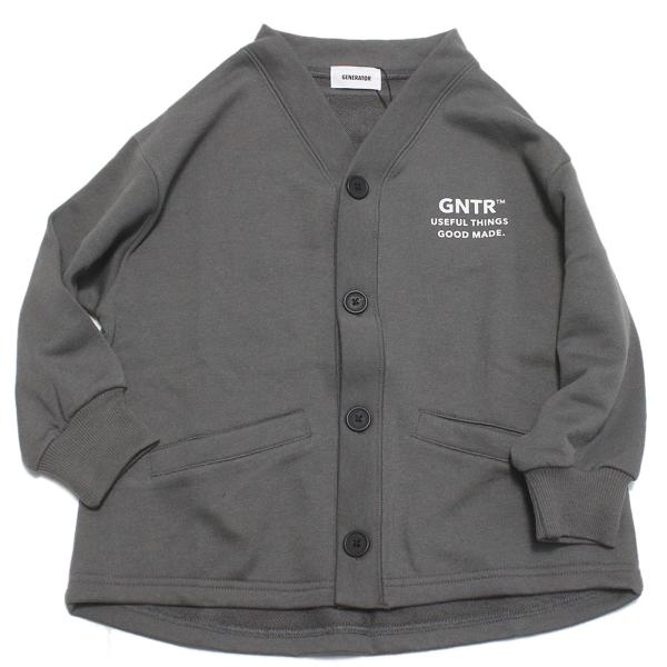 GENERATOR ジェネレーター“ジェネレーター”のノーカラーJK扱いやすいスウェット素材のジャケットです。首元はすっきりとしたVネックになっております。伸縮性もあり、乾きの早い裏毛を使用しています。ポケット付きで実用性も抜群です。胸元の...