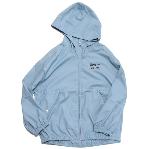 GENERATOR ジェネレーター“ジェネレーター”のマウンテンパーカー軽い羽織にぴったりなナイロンジャケットです。タウンユースにも、アウトドアにも使えるデザイン。軽量で速乾性にも優れたアイテムになっております。パンツ(905206・905...