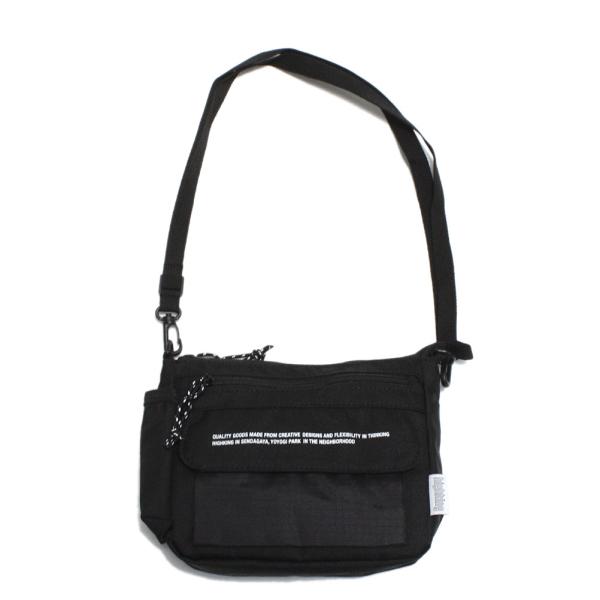 highking ハイキング“ハイキング”のouting ショルダー財布や鍵、スマートフォン等の普段使う小物類をコンパクトに収納できるショルダーポーチ。スペースをしっかりと確保し使い勝手の良さにこだわったアイテム。素材は使いやすい600Dを...