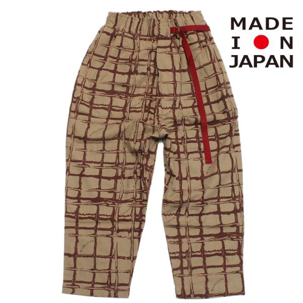 michirico ミチリコ“ミチリコ”のChocolate check パンツパンツのシルエットは22AWのワンショルダーパンツのシルエットを引き継いだもの。チョコレートで線を描いたオリジナルのテキスタイルが、コーディネートの主役に。シー...