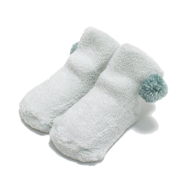 mocmof モクモフ“モクモフ”のベビー パイル ソックス(COLORS)柔らかな穿き心地のパイル素材。サイドにポンポンを付けたシンプルなデザインです。足裏にはすべり止め付き。ナチュラルなペールカラーがベビーソックスらしいアイテム。関連キ...