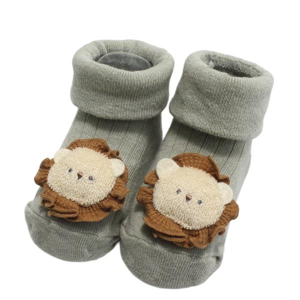 mocmof モクモフ“モクモフ”のアニマルベビーソックス立体的なアニマルモチーフが目を引くソックスです。シンプルになりがちなベビーの足元にアクセントをプラス。くるっと折り返したはき口でフィット感アップ。足裏にはすべり止めプリントが付いてい...