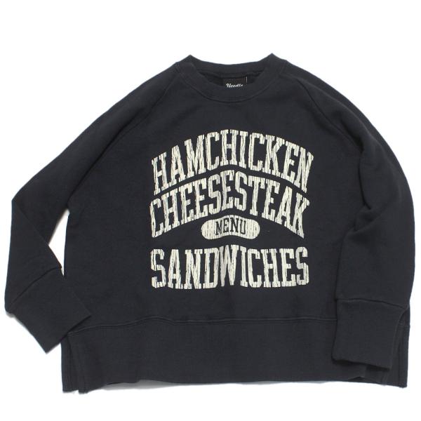 NEEDLE WORKS ニードルワークス“ニードルワークス”の柔らか裏毛サイドスリットトレーナーフロッキープリントが目を惹くスウェットプルオーバー。ラグランスリーブで、身幅がゆったりとしたワイドシルエット。サイドはスリット入り。柔らかな着...