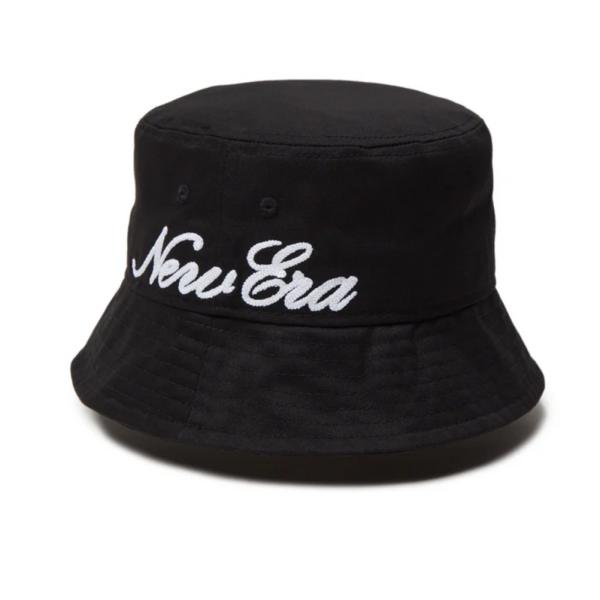 NEW ERA KIDS ニューエラキッズ“ニューエラキッズ”のKIDS ESSENTIAL SCRIPT CHAIN BUCKET HATブランドネームをライトサイドに大きく配したコレクション。存在感のあるロゴはチェーンステッチ刺繍です。...