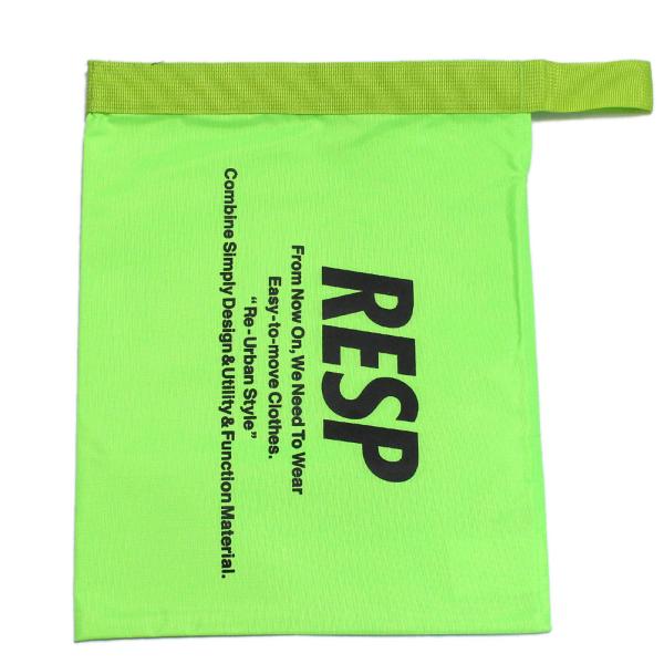 RE/SP アールイーエスピー“アールイーエスピー”のシューズケースハリのあるナイロンコーティング生地を使用。耐久性に優れたシューズケース。ローカットシューズであれば25cmまで収納可能。プリントはラバープリント。撥水性もあり、汚れてもお手...