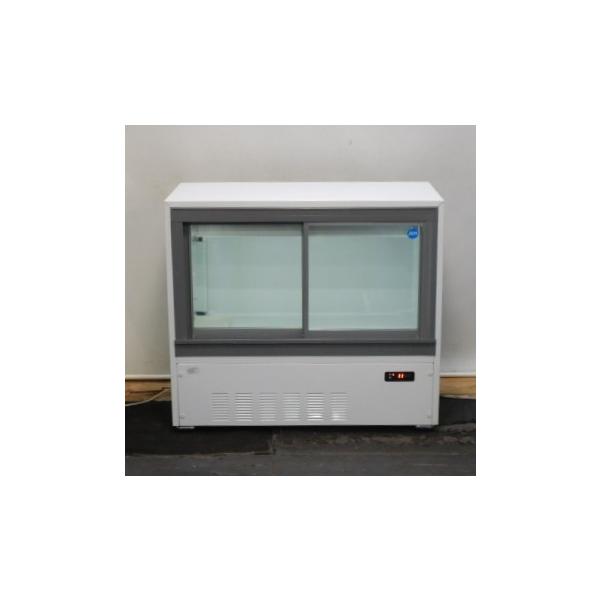 (代引不可)2023年製  JCM JCMS-105B 冷蔵ショーケース W900 D450 H800mm 105L アンダーカウンター 45kg LED照明付     商品は中古品です。    多少の傷汚れあります。    状態画像にて判...