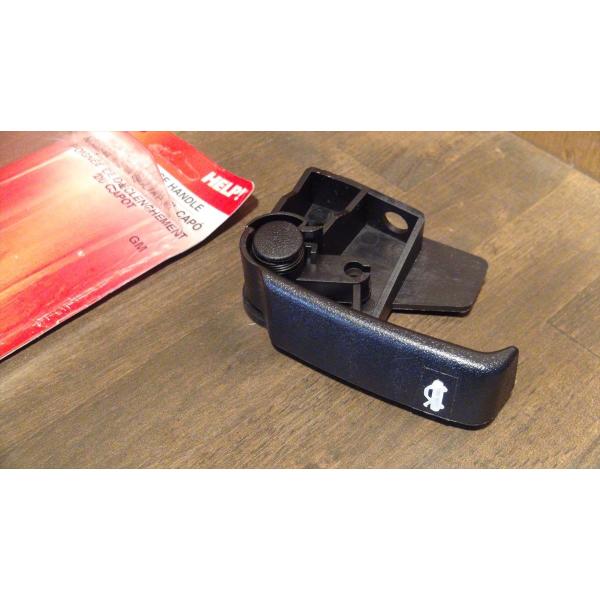 DORMANのフードリリースハンドルです。95-98年 C1500 K1500 C2500 K2500 C3500 K350095-99年 サバーバン タホ ユーコン99-00年 エスカレード ユーコンデナリ