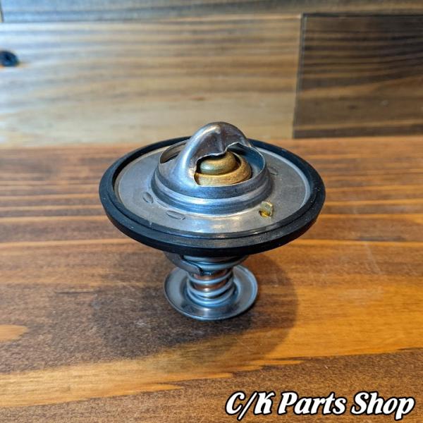 MOTORADのサーモスタットです。96-98年 C1500 K1500 C2500 K2500 C3500 K3500 5.0/5.7L96-99年 サバーバン タホ ユーコン 5.7L99-00年 エスカレード ユーコンデナリ 5.7L...