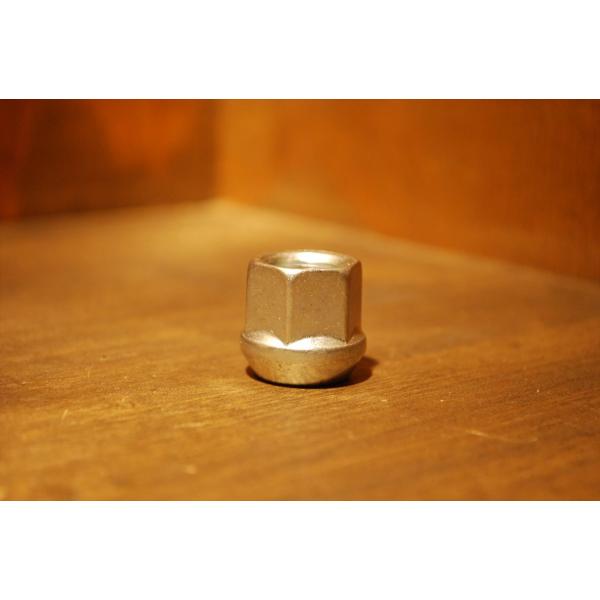 ネジ：M12-P1.5mmHEX：19mm（3/4")高さ：21mm太さ：23mmシート：60度テーパー★社外ホイール用です。★必ず現車のスタッドサイズをご確認ください。★他のサイズ、形状、カラーもお探しします。適合確認もお気軽にお問合せく...