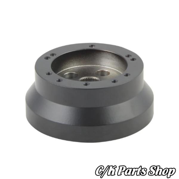 アメリカのビレットステアリング専門メーカー製ステアリングハブアダプター（ハンドルボス）です。T6061ハイグレードビレットアルミワンピース構造のショートデザインです。◆高さ　43mmシャフト側スプラインの上端から、ステアリングの取付面までの...