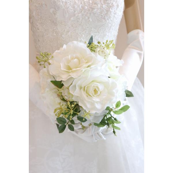 当店はより美しく見えるこだわりのお品をご提案したいという思いからヘアメイクアーティストとプロのフラワーデザイナーなど作家5名で生み出されています。作家はフラワーコンテスト最優秀賞、横浜ハンドメイドマルシェ他多数出店経験があります。お手元に届...