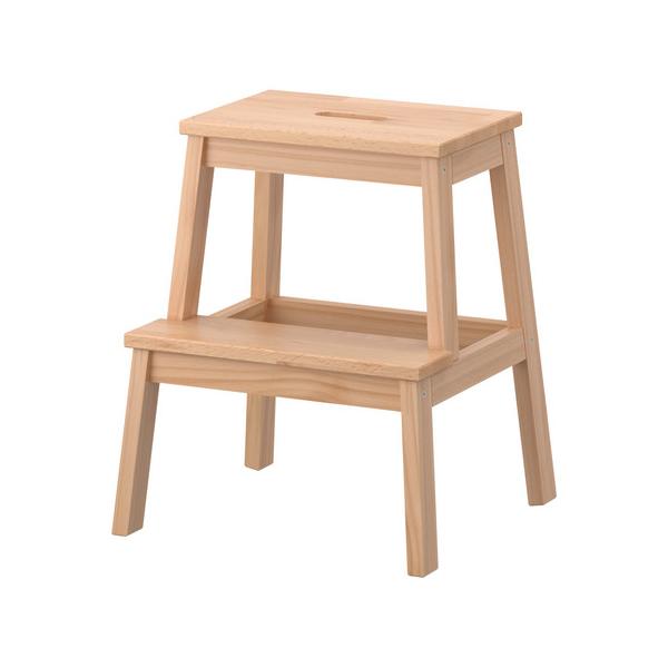 幅: 45 cm奥行き: 39 cm高さ: 50 cm最大荷重: 100 kg- 耐摩耗性に優れた天然の無垢材を使用- 上部に持ち手用の穴が開いています足を滑らせるおそれがあるため、通常の塗料やペンキは使用しないでください。塗装にはBEHA...