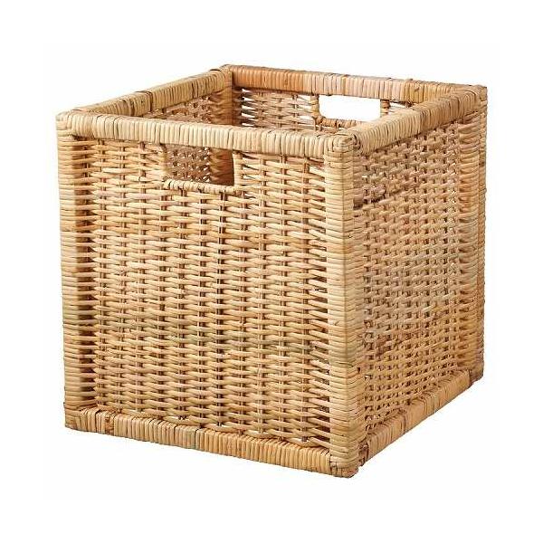 商品サイズ幅: 32cm奥行き: 34cm高さ: 32cm基本素材:籐 透明アクリルラッカーフレーム:無垢材ヒンジ:ポリプロピレンプラスチックステープル ネジ:スチール 亜鉛メッキフェルトパッド:ポリエステル 100%新聞や写真、思い出の品...