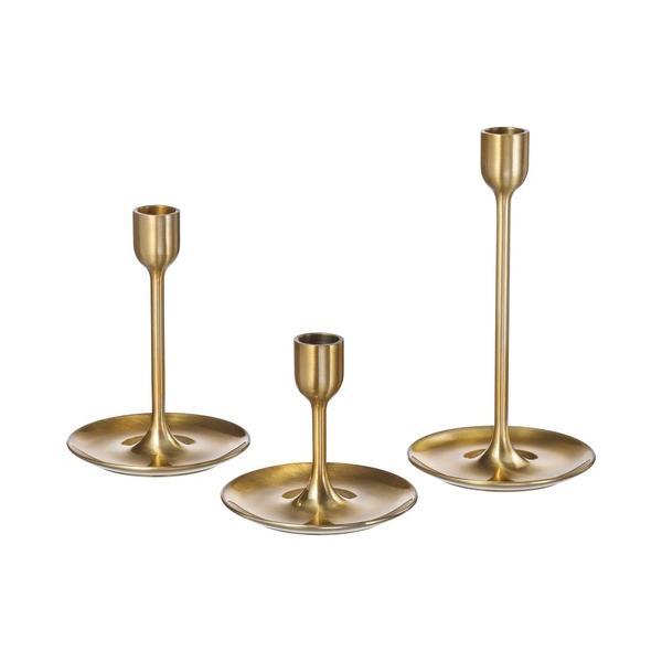 素材本体:アルミニウム アクリル加工フェルトパッド:EVA樹脂お手入れ方法湿らせた布で水拭きしてください硬化したワックスは表面をお湯で洗えば簡単に落とせますセット内容：キャンドルホルダー3個(H10、15、20cm)毎日の暮らしをもう少し心...