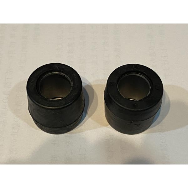 英国ミニ専門ショップミニスポーツ社他から取り寄せています。   4個１台分の出品です.STANDARD RUBBER LOWER ARM BUSH (1967 ONWARDS)The original lower arm rubber bu...