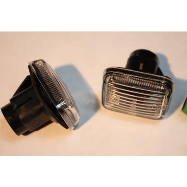 英国ミニ専門ショップミニスペアーズ社（またはミニスポーツ社）から取り寄せました。 クリアーレンズ写真は使い回しです。（片側分 1個の出品です。）※写真には刻印がありますが、最近の入荷品ではない場合もあります。底面のゴムパッキン付属。LENS...