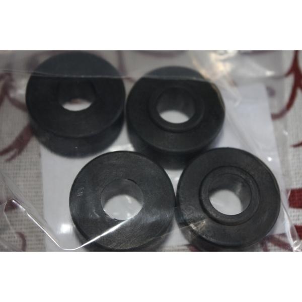 ウレタンほど固くなく、純正ラバー品よりは強化されている商品です。ミニスポーツ社製。１台分（4個）C-STR628 - Harder rubber Mini suspension tie rod bushes. These are ideal...