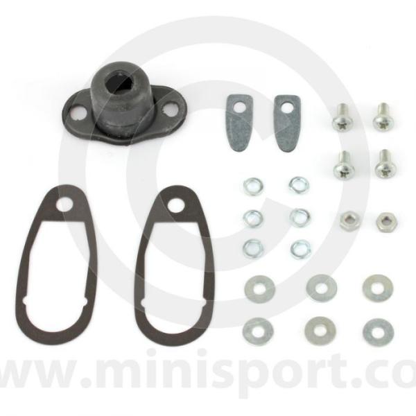 英国ミニ専門パーツショップ ミニスポーツ社より取り寄せました。A complete kit for fitting chrome door handles to Mini models Mk3 onwards 1970 - 2001※ ワッ...
