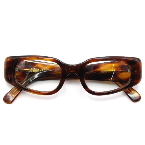 ◇商品説明◇■ブランド　：CUTLER AND GROSS■色　　　　：フレーム:DT デミトートイズ/レンズ:デモレンズ/用途に合わせてレンズをご用意くださいませ。■サイズ　　：サイズ：48□21-145 レンズ 縦：約30mm フロント...