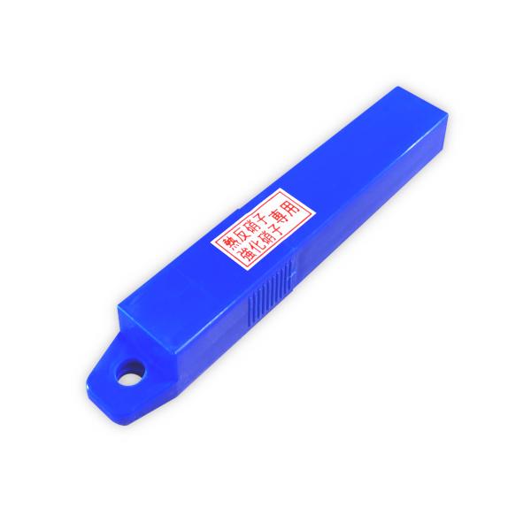 ▽特長　傷が付きやすい強化ガラス・熱線反射ガラス専用替え刃　●刃の硬さや角度を最適化。通常の替え刃と比較して、傷が付きにくい設計です。　●三枚刃用の替刃です。折って使うことはできません。【使用できないスクレーパー】　×ナルビー　スクレーパー...