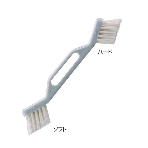 浴室やトイレの壁など、タイル目地の汚れやカビを取り除きます。左右のブラシはそれぞれ、ハード用とソフト用になっておりますので汚れの場所によって使い分けられます。窓のサッシの清掃にも役立ちます。毛の長さ：約30mm