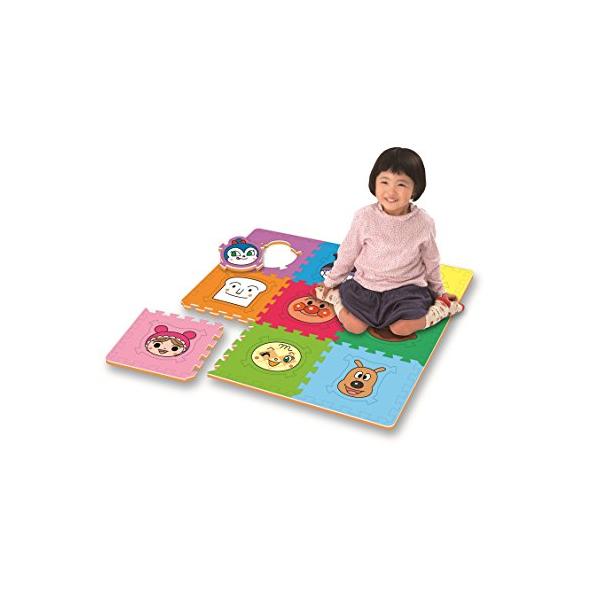 対象年齢:3才以上商品サイズ:865×865×10mm(組んだサイズ)アンパンマンとなかまたちの顔のお子様にも安心な柔らか素材のジョイントマットです。スペースに合わせて好きな大きさに組み合わせられ、お顔のマットをはずしたり、はめたり型はめパ...