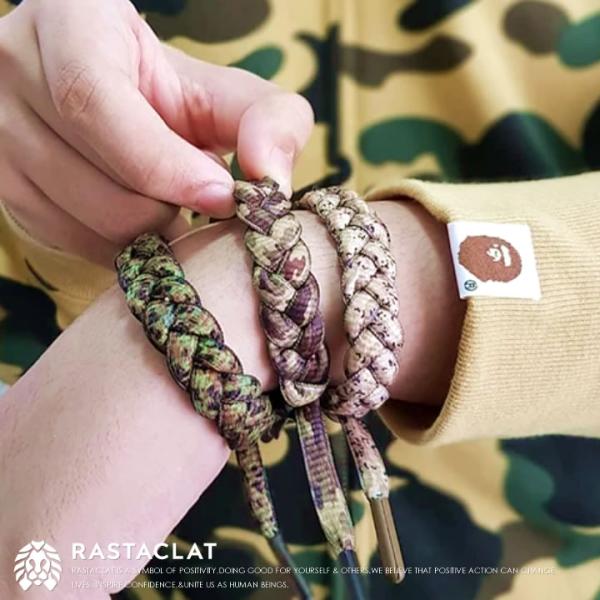 ■商品説明スニーカーのシューレース(靴ひも)からインスピレーションを得て生み出された人気アクセサリーブランドのRASTACLAT。こちらはラインナップの中でも人気の高いベストセラーシリーズのアイテムです。とにかくデザインやカラーバリエーショ...