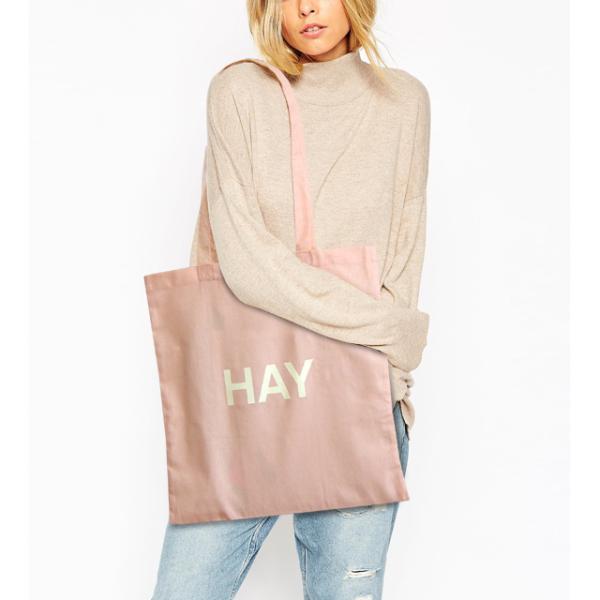 【発売日：2020年07月20日】■商品説明 ・HAYは2002年にデンマークで設立された、日常をデコラティブする北欧インテリアブランドです。・キャンバス素材でシッカリした作りになっています。・北欧らしいシンプルお洒落なデザインです。※上海...